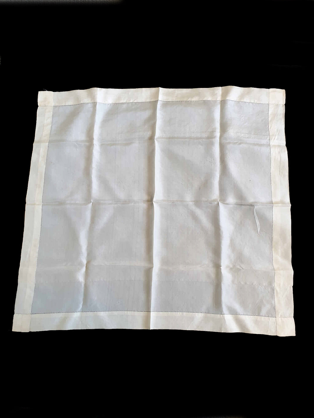 Extra Large Cream Silk Handkerchief – Louisa Amelia Jane Vintage